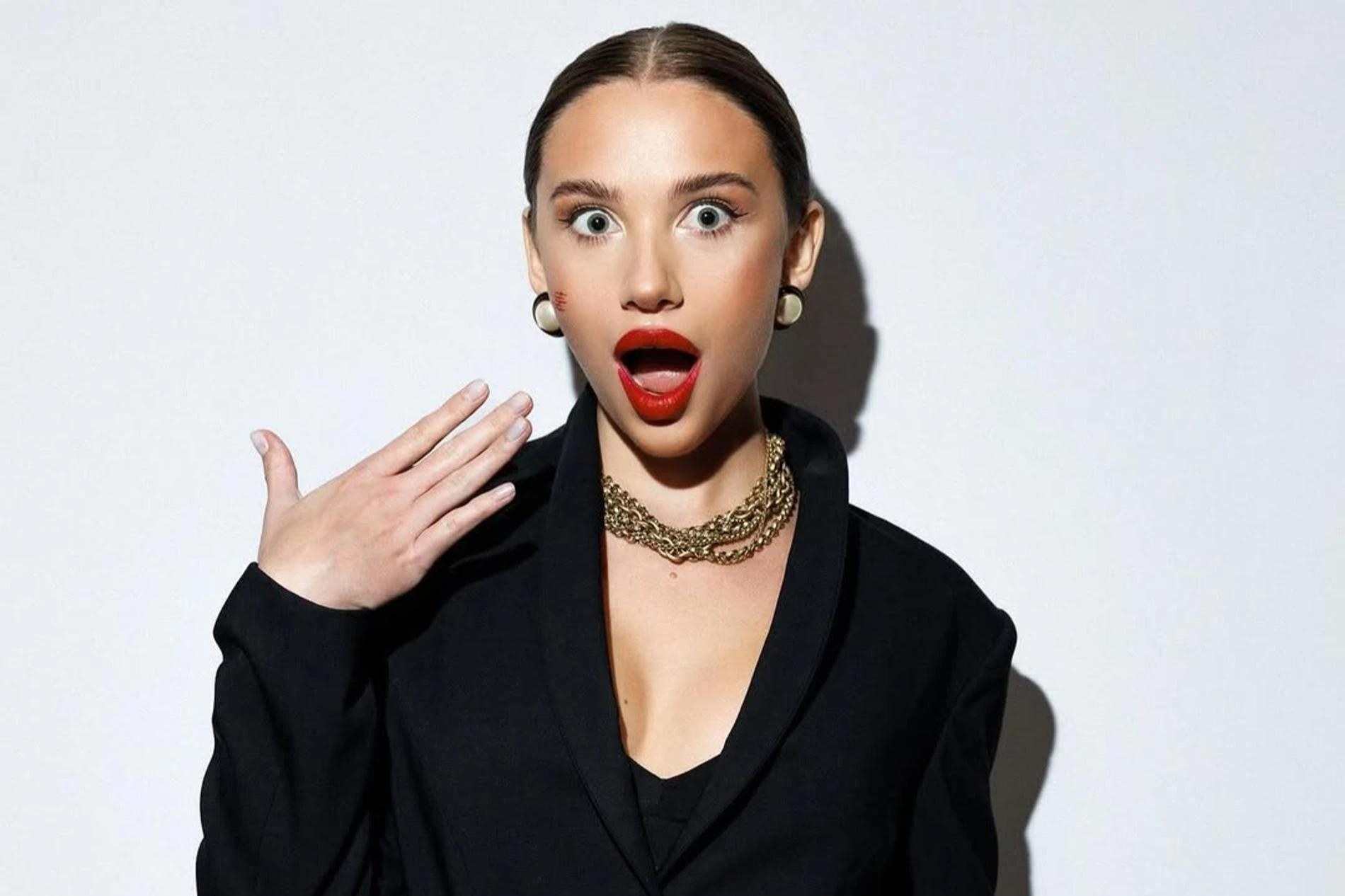 MIA BOYKA в новогоднюю ночь поделилась фото с возлюбленным